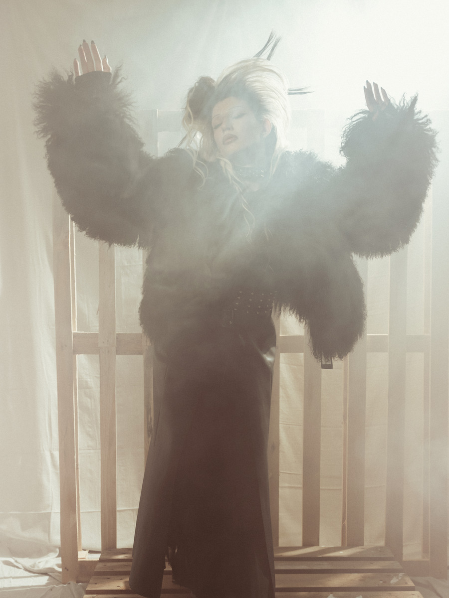 Chaos Room - KALTBLUT Magazine